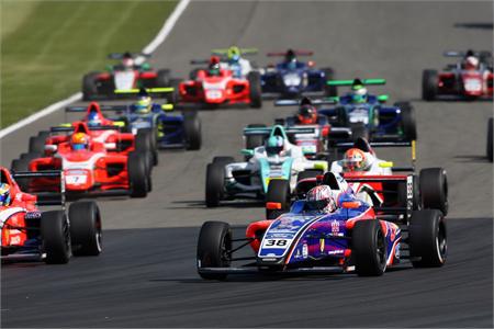 Thruxton Motorsport Challenge | Double Victory | Pirtek