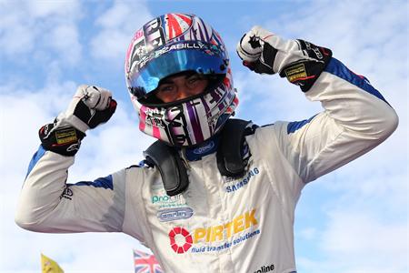 Jamie Caroline's Knockhill Triumph | Racing Events | Pirtek