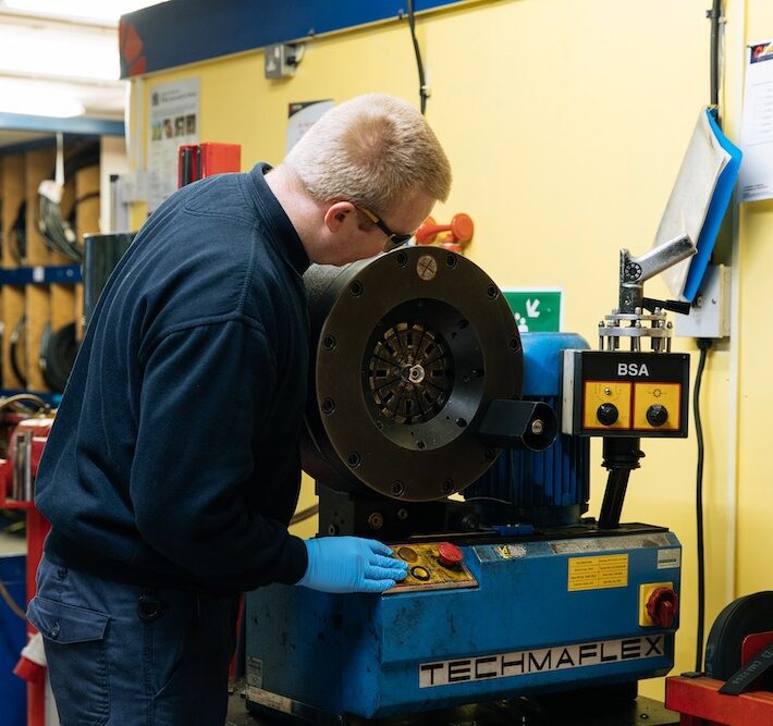 Redditch Service Centre, Hydraulic Hose Repair Redditch - Pirtek